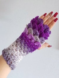 Dragonscale Gloves | Oomie's Crafts n' Critters